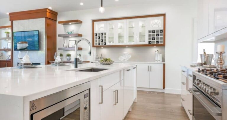 Using Brilliant Quartz Countertops to Create the All-White Kitchen of ...